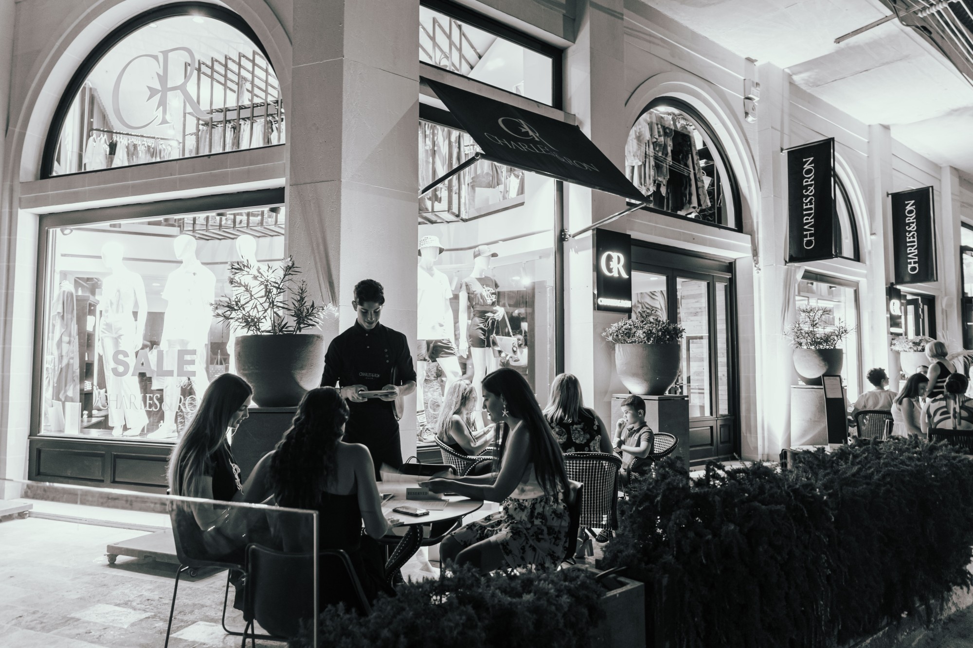 A Day At The Charles And Ron Café | Charles And Ron Cafe'